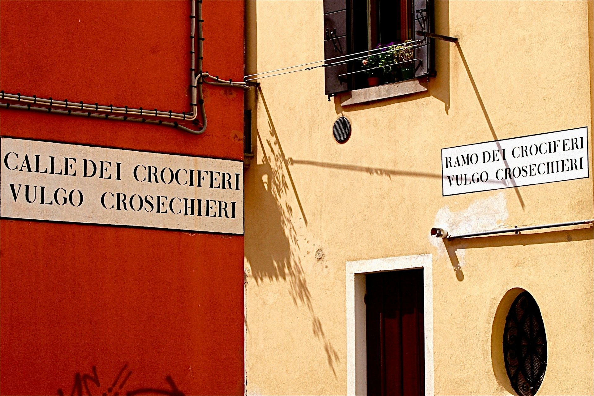 Venice Signs | Venice Insider Guide