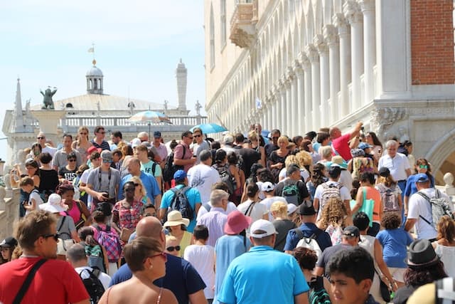 How to escape from Crowds in Venice: 5 tips for a peaceful visit