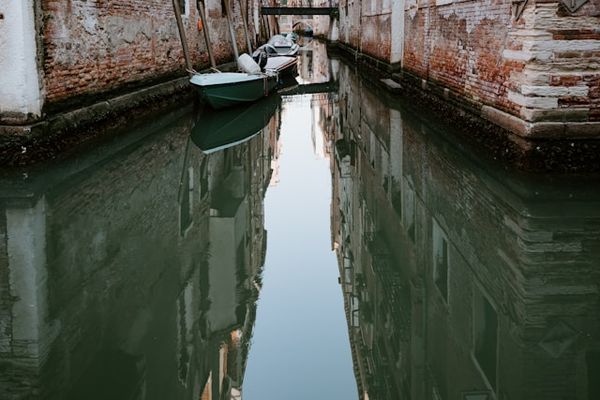 What does Venice look like under the water | Venice Insider Guide